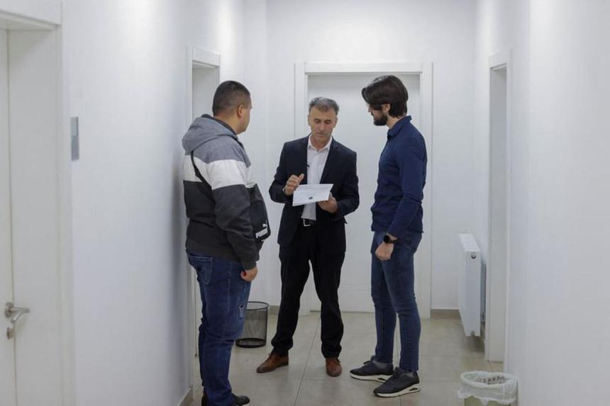 Small-town mayor is caught in north Kosovo tensions | The Straits Times