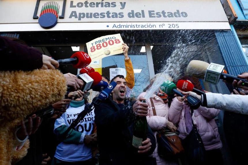 Spaniards rejoice as 'The Fat One' lottery winners revealed | The ...