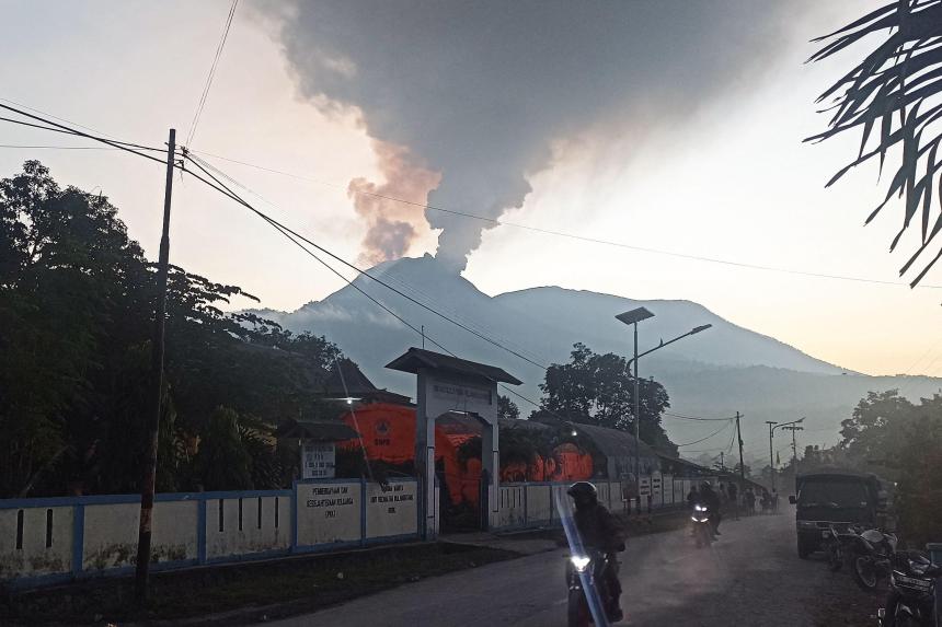 Thousands evacuated following Indonesia volcano eruption | The Straits ...