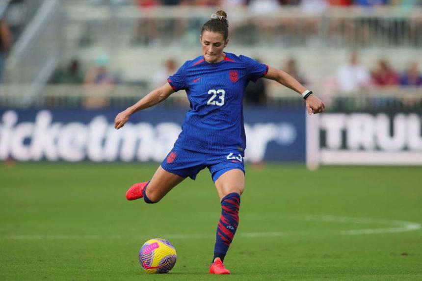 Arsenal sign American defender Emily Fox | The Straits Times