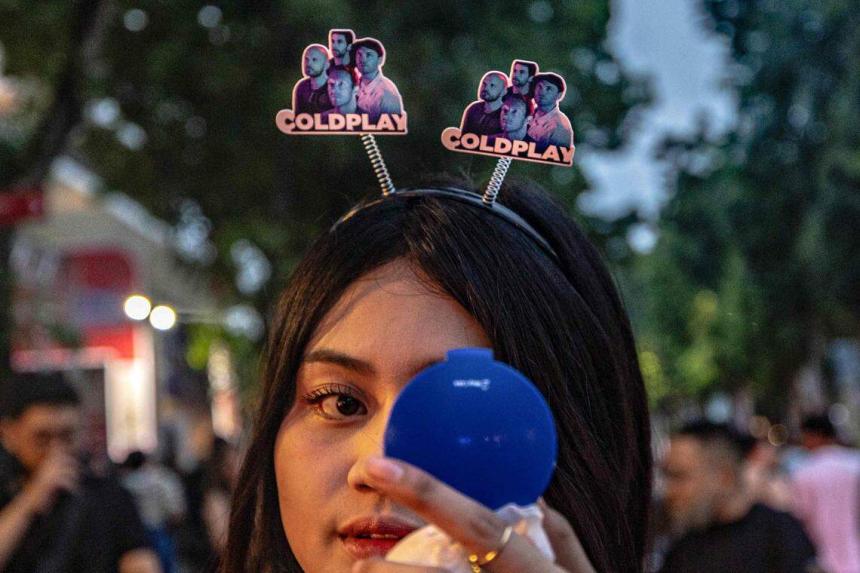 Watch Coldplay, or face the Fomo | The Straits Times