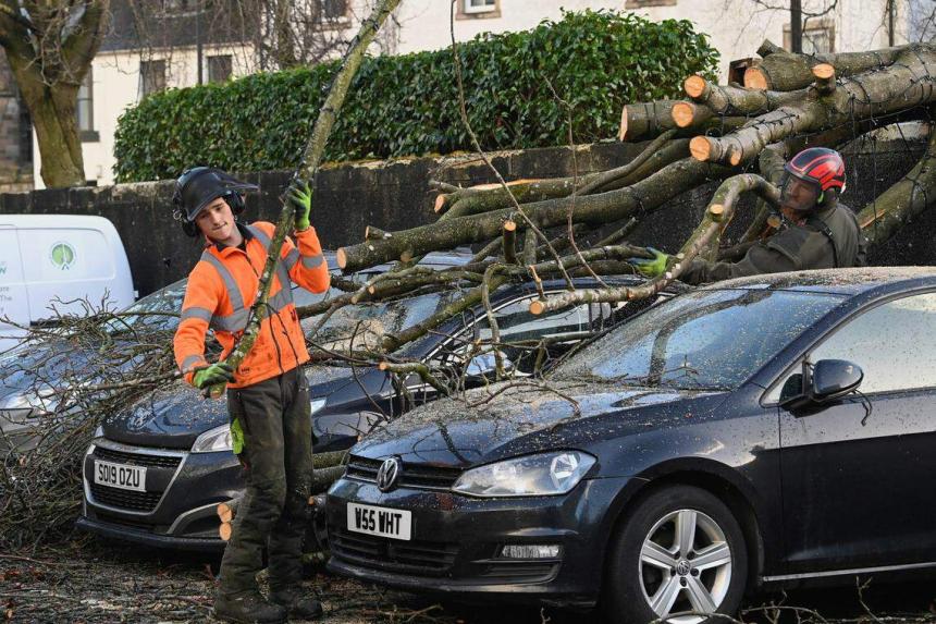Storm Isha batters Britain, cutting power and diverting flights | The ...