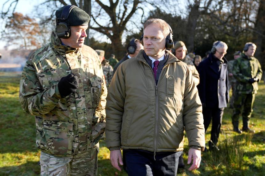 British citizens should be prepared to fight a land war, says army ...