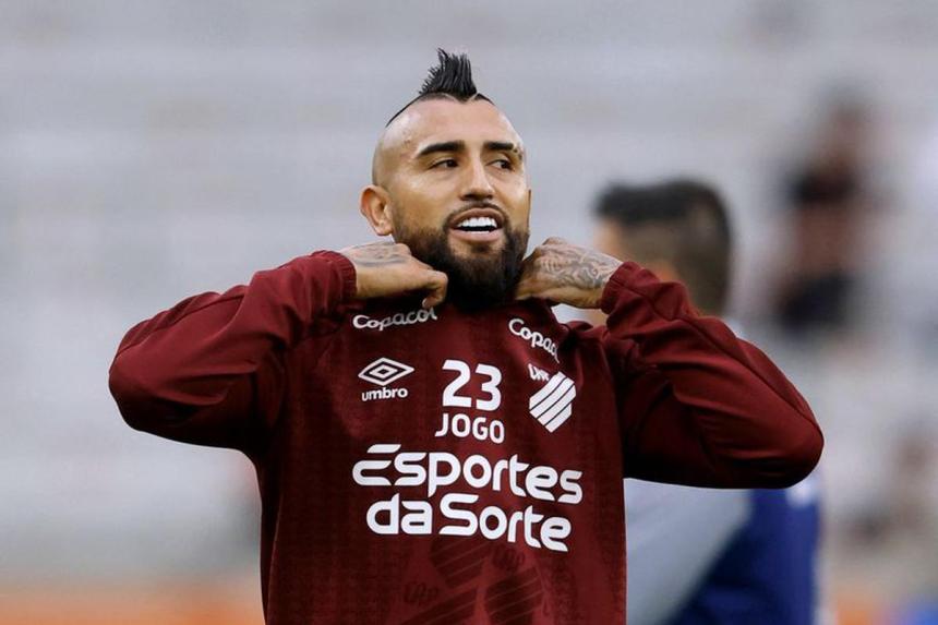 Vidal rides in on horseback to return to boyhood club in Chile | The ...