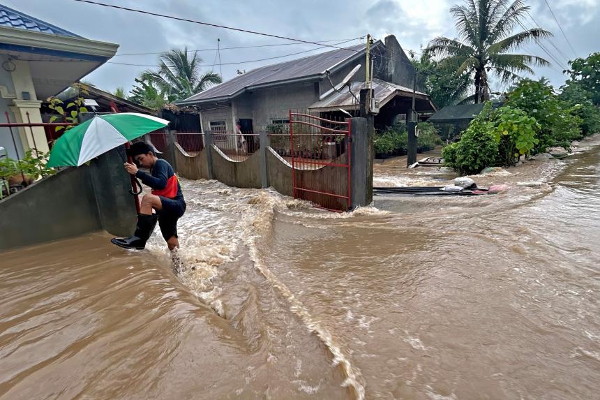Floods, landslides kill at least 20 people in southern Philippines | The Straits Times