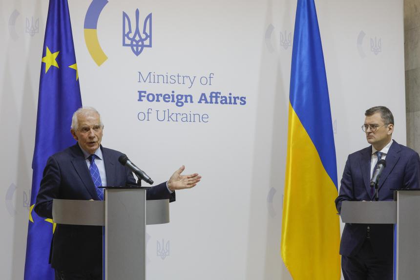 Ukraine urges EU to speed up artillery shell supplies | The Straits Times