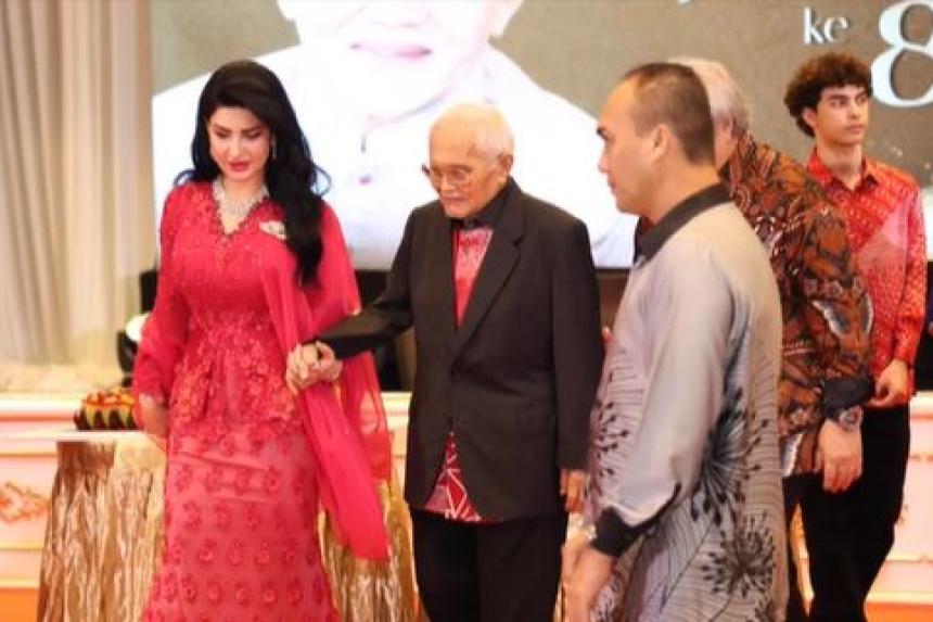 Former Sarawak governor reportedly removed from hospital is back home ...