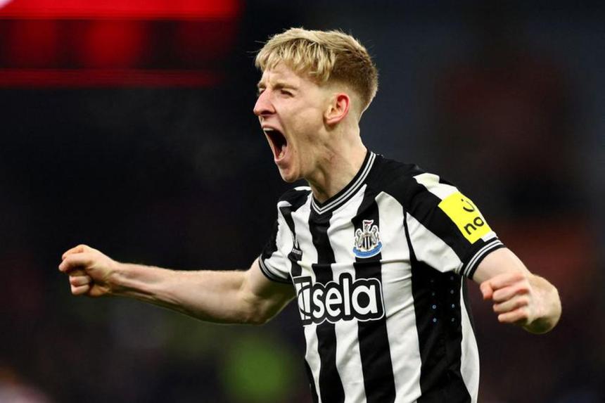 Newcastle's Gordon to miss Forest trip with injury, manager Howe says ...