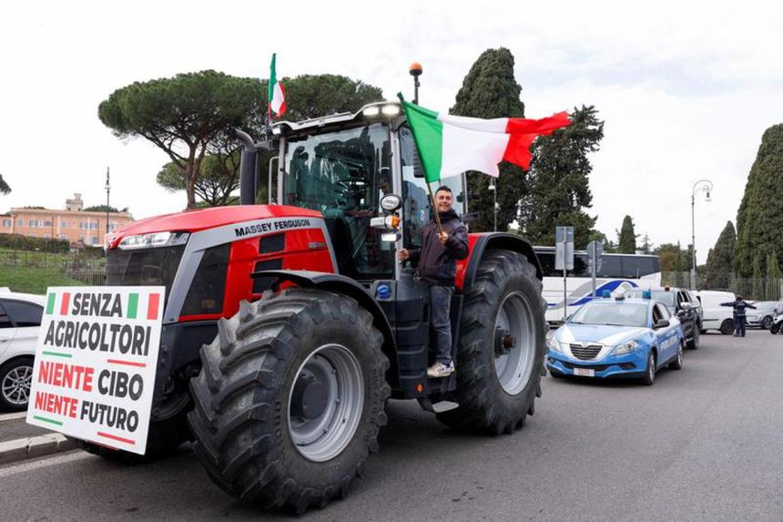 Tractors drive past the Colosseum as Italy's Meloni pledges tax help ...