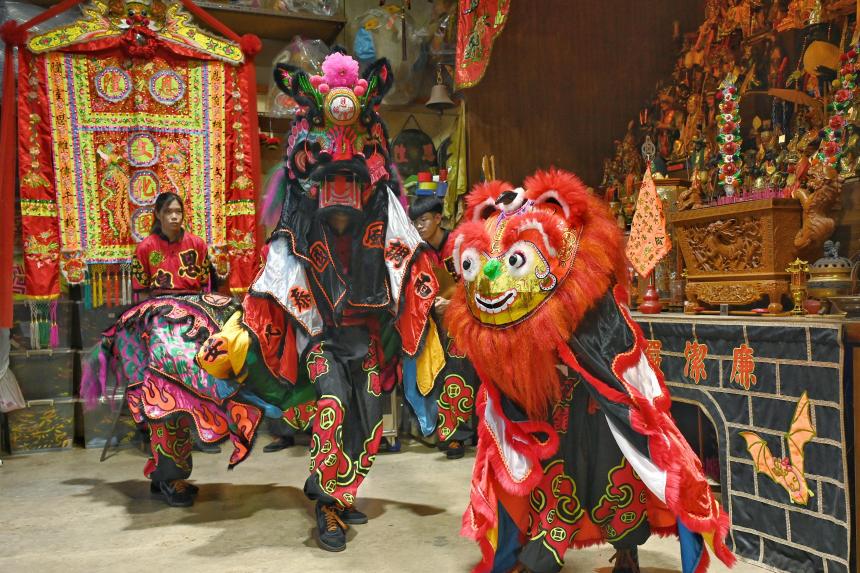 Neither dragon nor lion – it’s the Hakka Qilin or Chinese unicorn dance ...