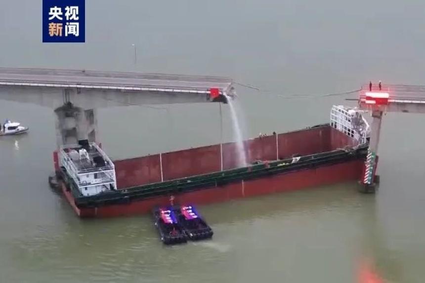 2 die, 3 missing after ship hits Lixinsha Bridge near China’s Guangzhou ...