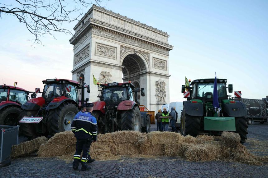 Dozens arrested in Paris at farmers’ protest against environment rules ...