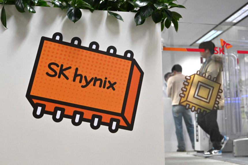 SK Hynix investing $1.3 billion to widen lead in AI memory chips | The Straits Times