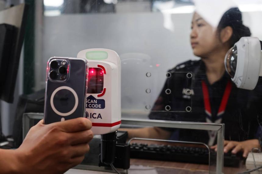 QR code immigration clearance for travellers in cars at Tuas, Woodlands checkpoints from March ...