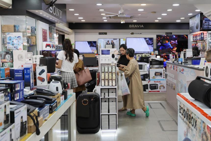 Independent stores in voucher scheme help elderly consumers with energy- and water-saving ...