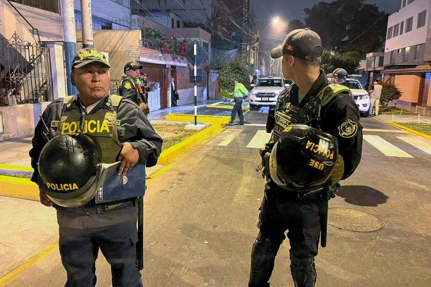 Peruvian government blasts raid of president's home in graft inquiry ...