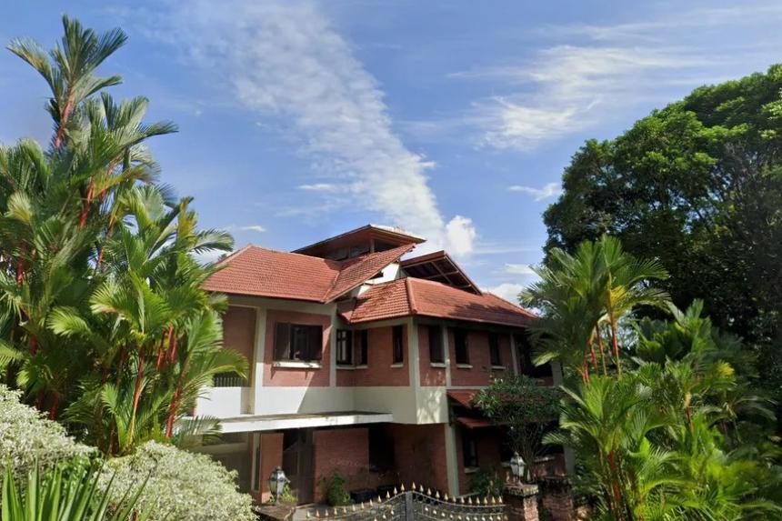 Daughter of UOB CEO buys good class bungalow from ex-Keppel CEO for $39 ...