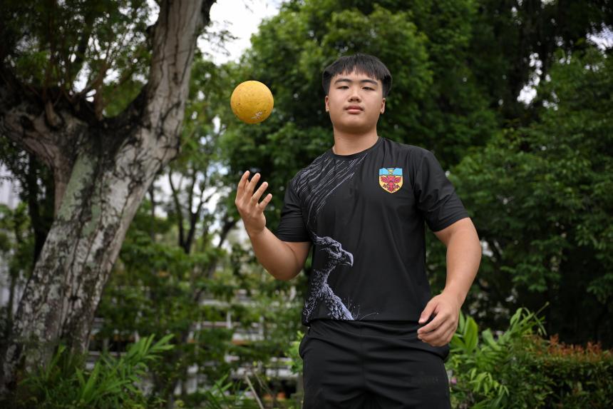 Raffles Institution’s Anson Loh rebounds from discus disaster, smashes ...