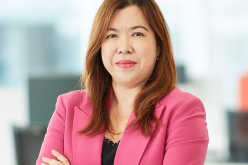 16-week paid leave a work-life win: New dad bonds with baby yet thrives ...