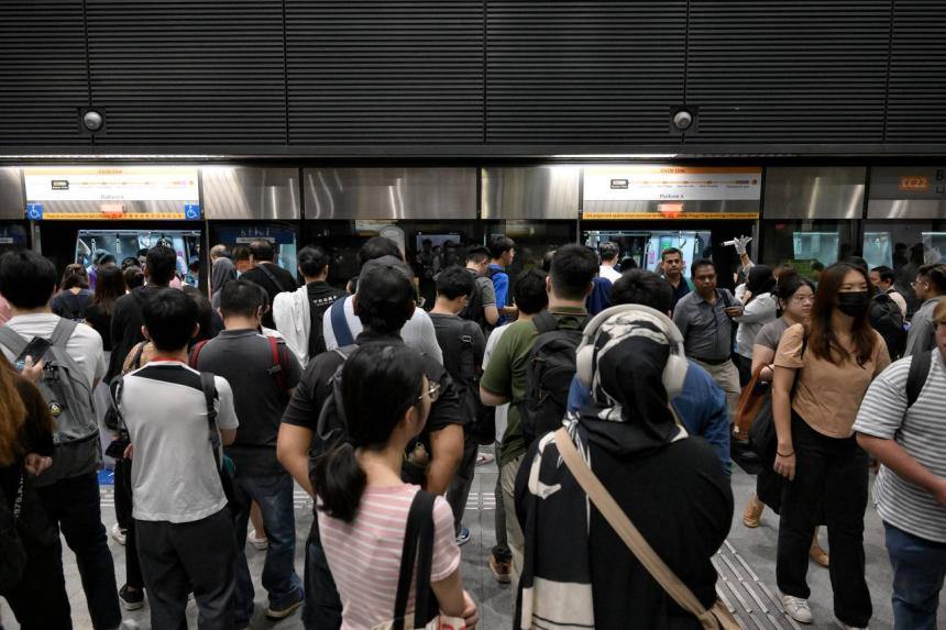 Service on MRT Circle Line resumes after train fault causes delay for ...