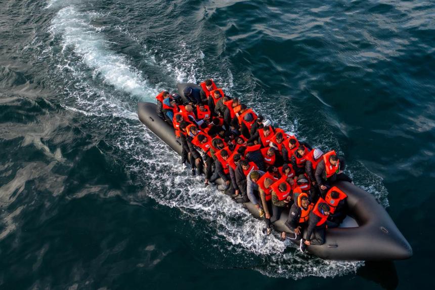More migrant dinghies cross English Channel to Britain, despite Rwanda ...