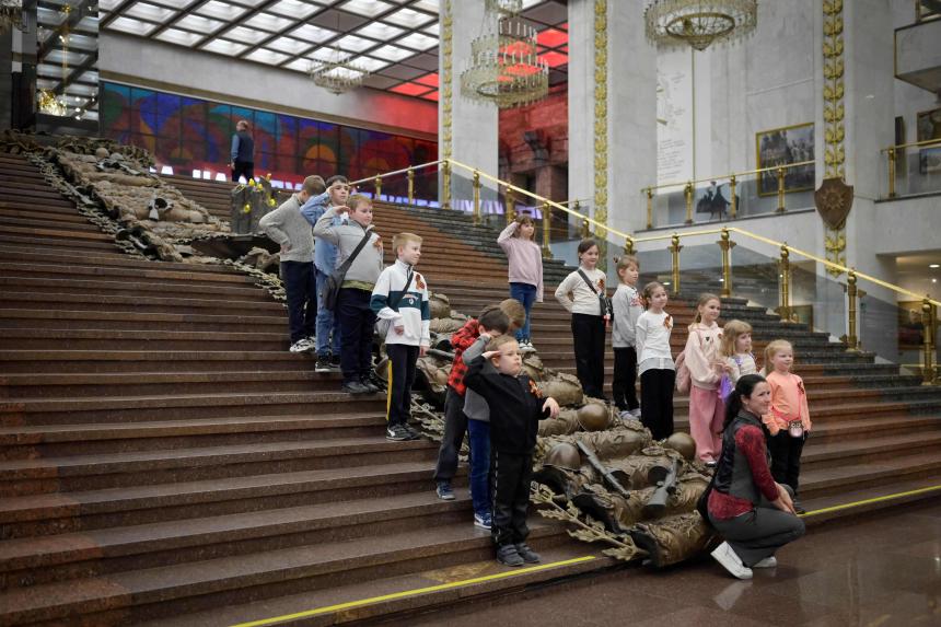 Moscow children celebrate ‘victory’ amid patriotic education drive ...
