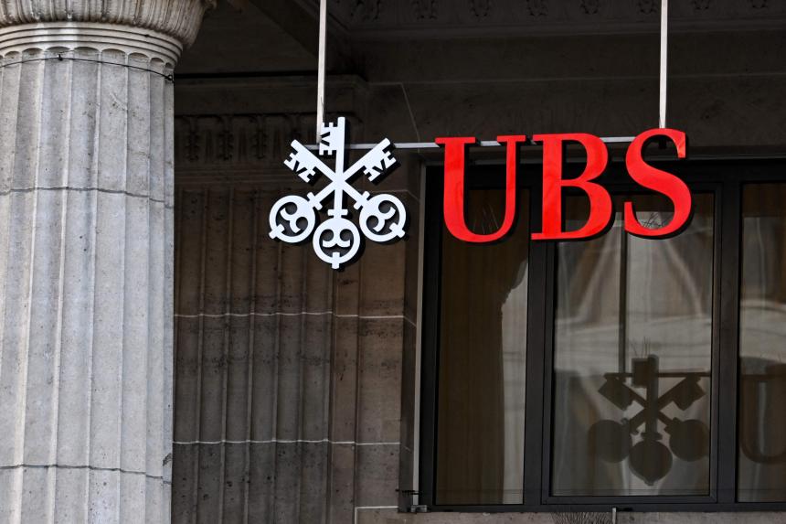 UBS weighs bonus for investment bankers who refer rich clients | The ...