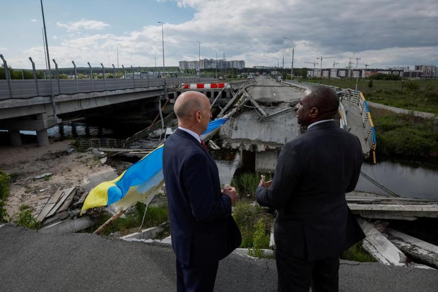 UK's Labour pledges 'ironclad' commitment to Ukraine during Kyiv visit ...