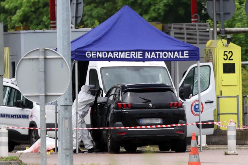 Massive manhunt after French prison officers killed, inmate escapes in ...