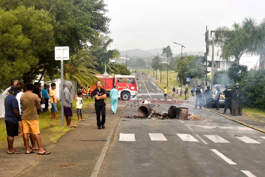 Hundreds arrested, roads barricaded in New Caledonia as riots continue ...