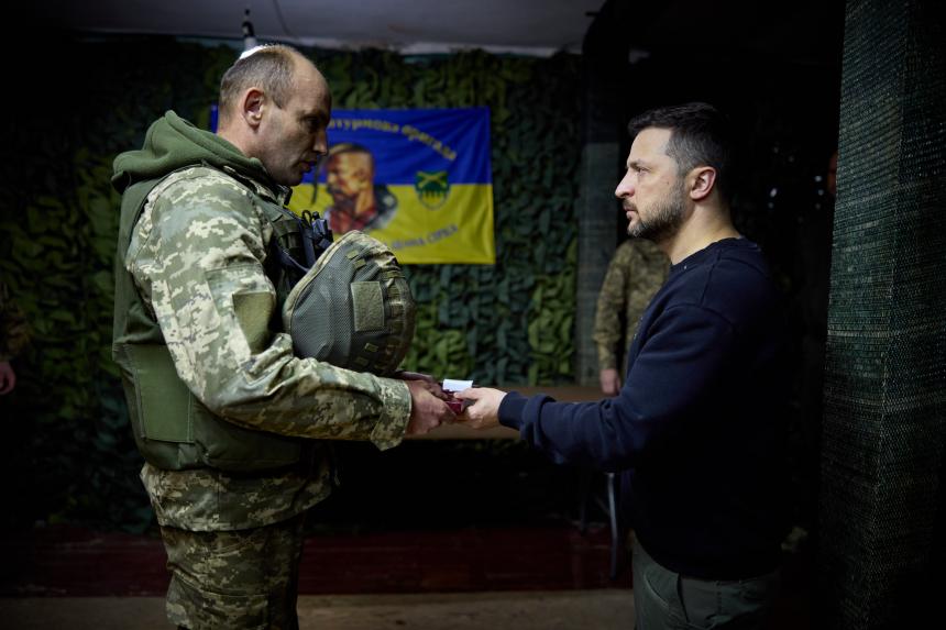 Ukraine’s Zelensky visits embattled Kharkiv region as Russia presses in ...