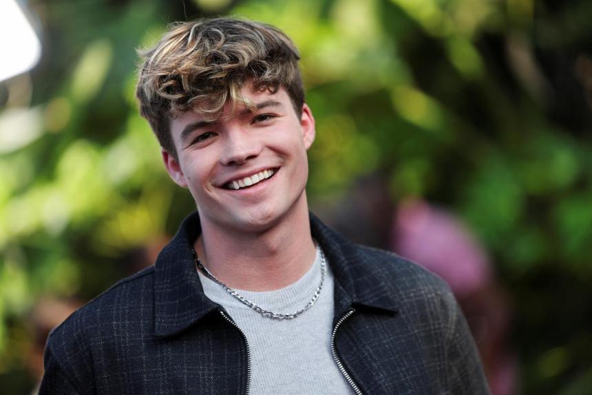 Pioneering English Channel swimmer celebrated in ‘Young Woman and the ...