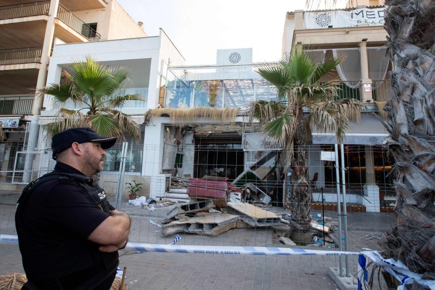 4 dead, 16 injured after beachfront restaurant in Mallorca collapses ...