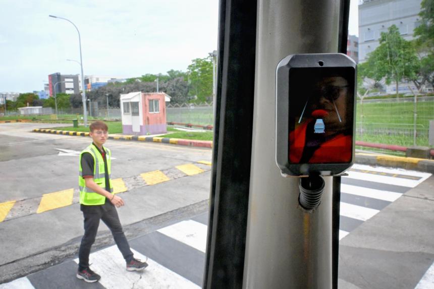 ‘Extra pair of eyes’: 360-degree collision warning system helps bus ...