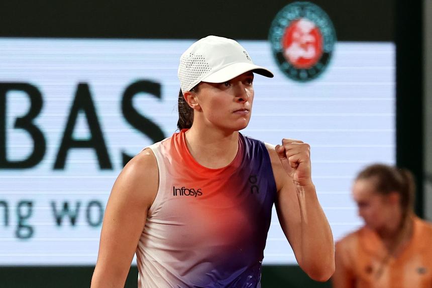 Iga Swiatek saves match point to beat Naomi Osaka in French Open epic | The Straits Times