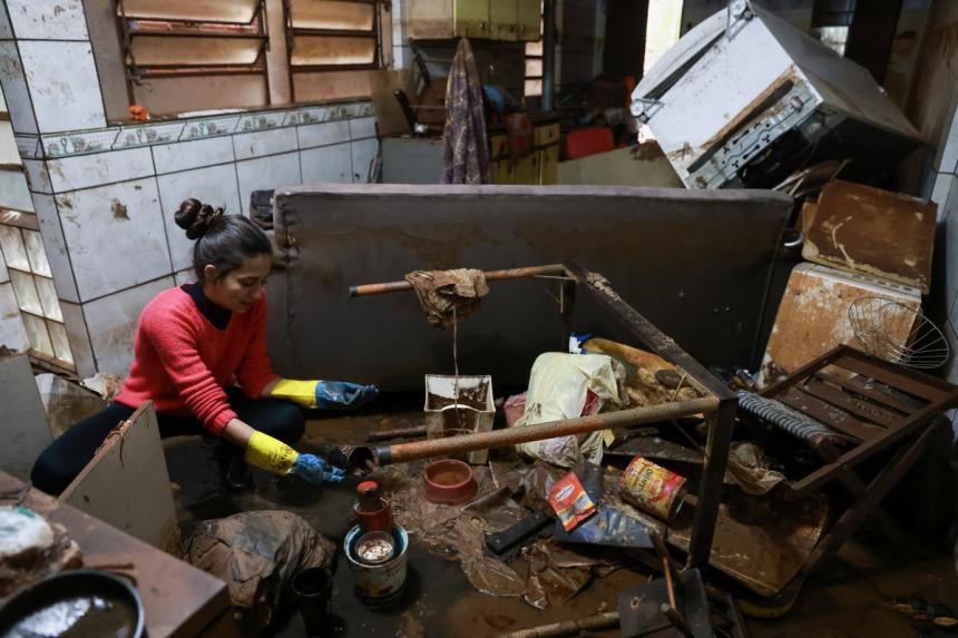 Waterborne illness now threaten flood-ravaged southern Brazil | The ...