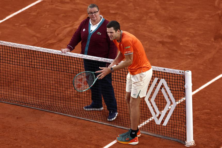 Hubert Hurkacz requests umpire switch in French Open loss | The Straits Times