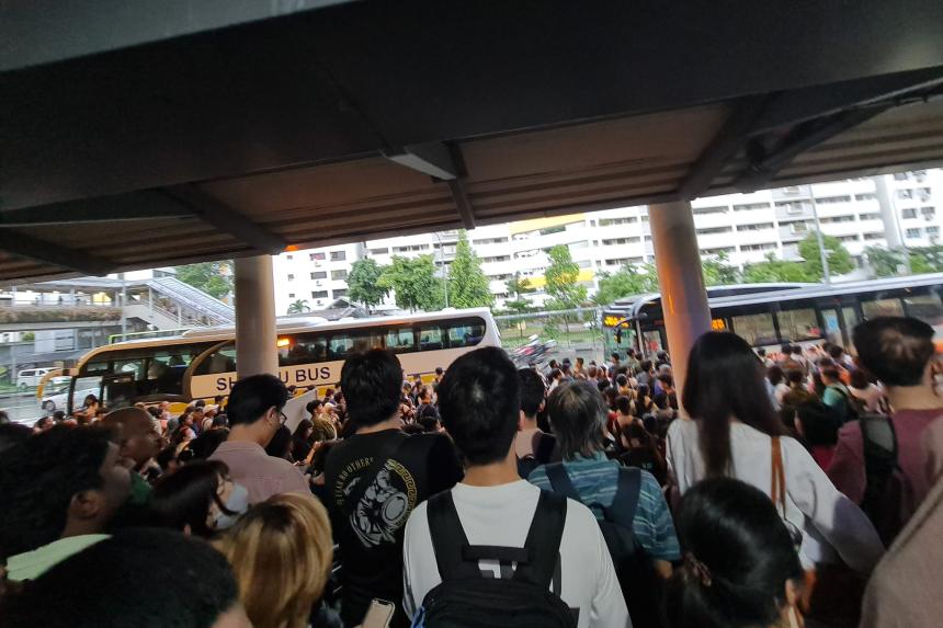 Power trip after lightning strike stalls MRT services on NSL for over 2 ...