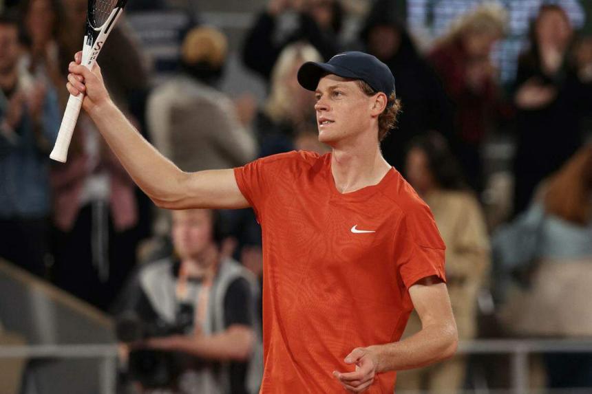 Hubert Hurkacz requests umpire switch in French Open loss | The Straits Times