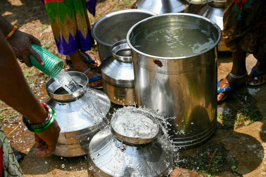 Water, water everywhere in megacity Mumbai but not a drop for rural ...