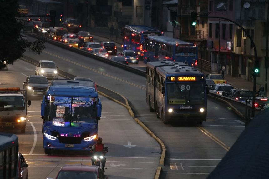 Power back on in Ecuador after massive outage blamed on transmission ...
