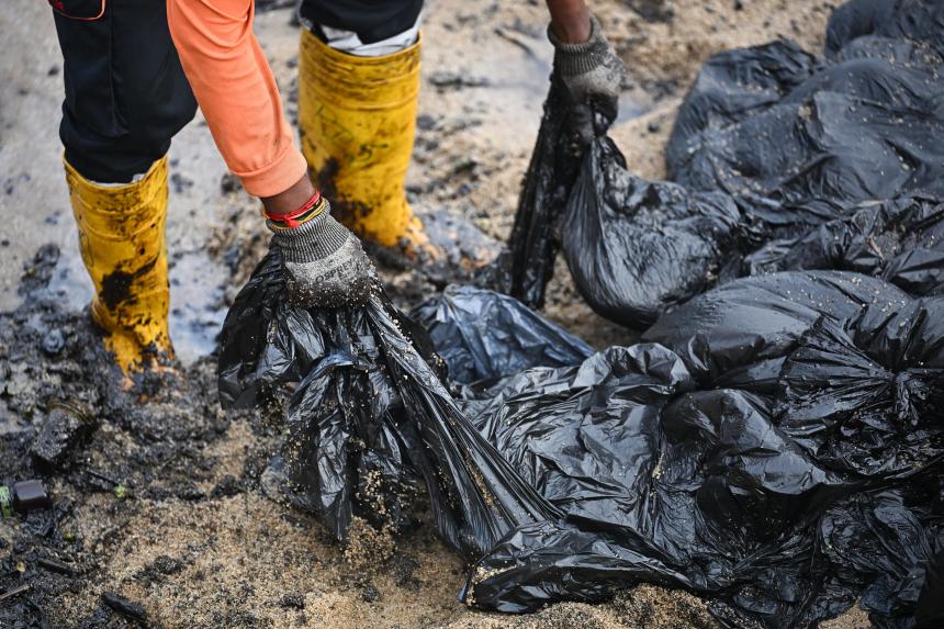 Beaches at several southern islands, most of East Coast Park and Tanah Merah cleared of oil ...