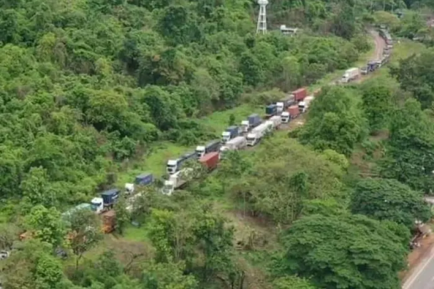 Myanmar-Thai border gates closed, leaving hundreds of trucks stranded ...