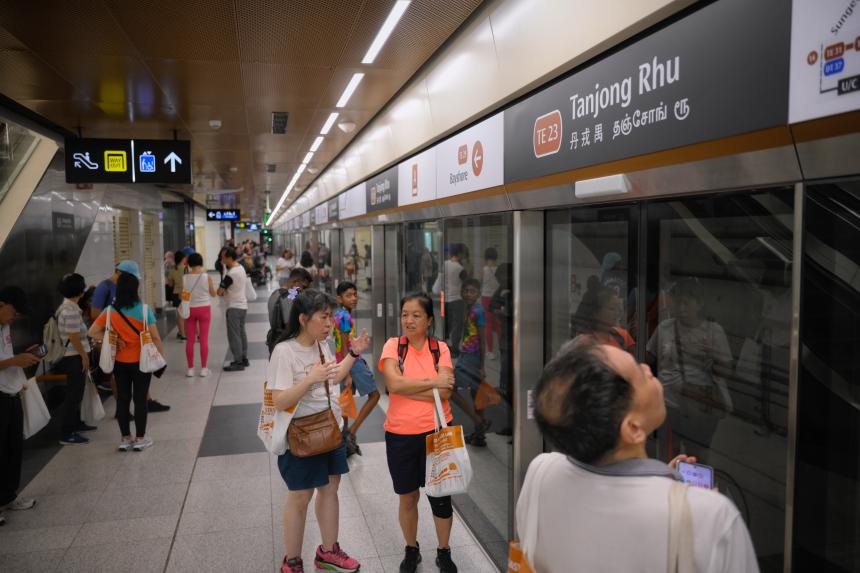 Seven MRT stations on TEL open for passenger service | The Straits Times