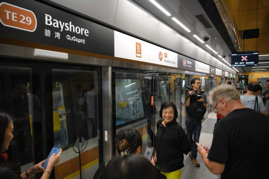 Seven MRT stations on TEL open for passenger service | The Straits Times