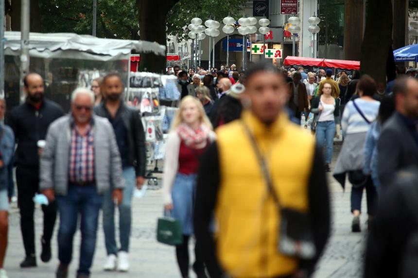 Net migration to Germany more than halved last year, says stats office ...