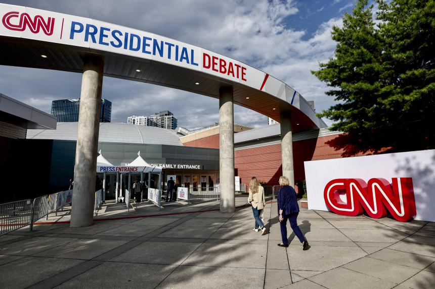 CNN bans White House pool reporters from debate room | The Straits Times