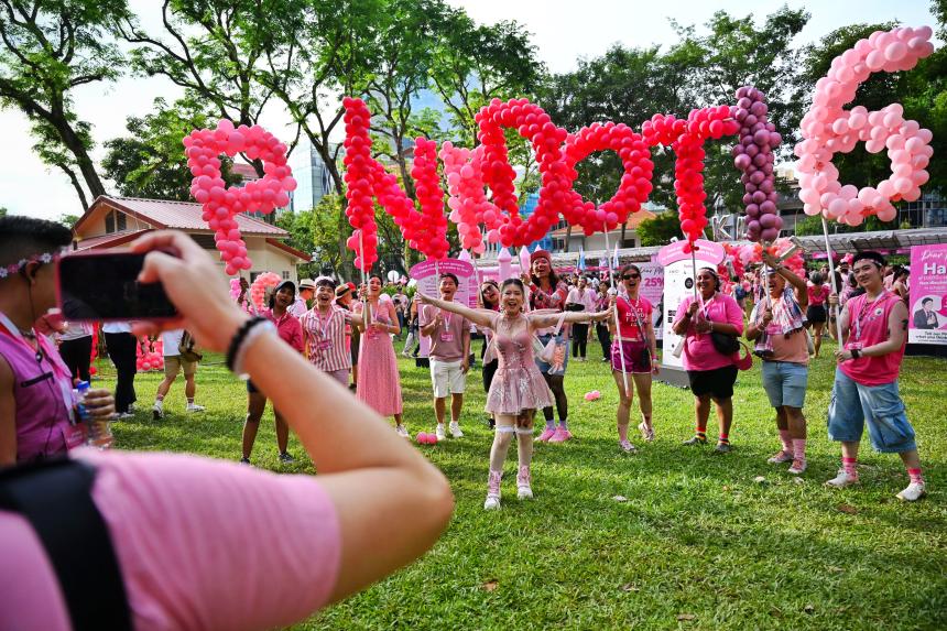 Thousands turn up for annual Pink Dot SG rally to show support for ...