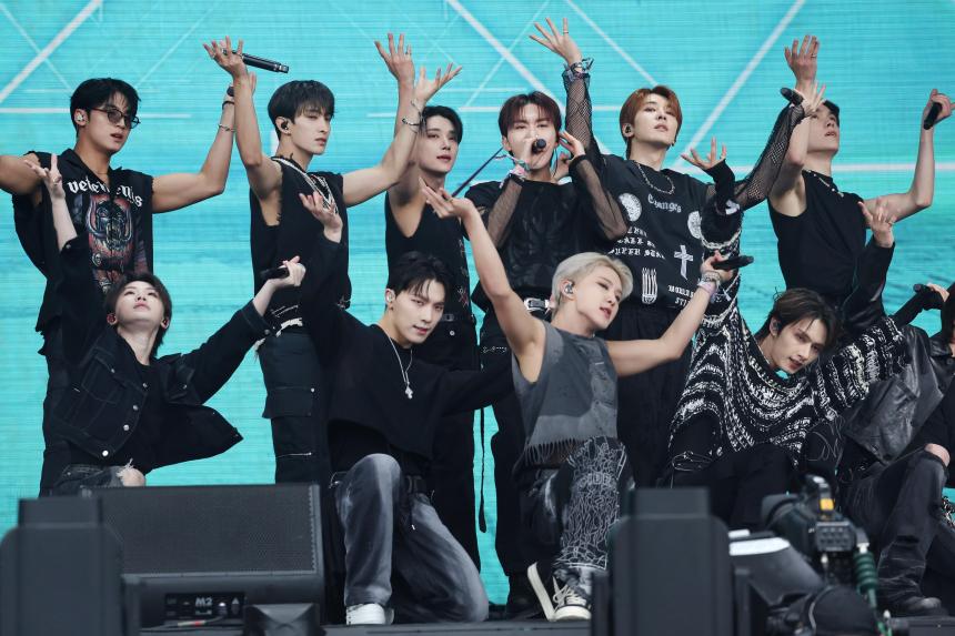 With high-energy song and dance, Seventeen bring K-pop to Glastonbury ...
