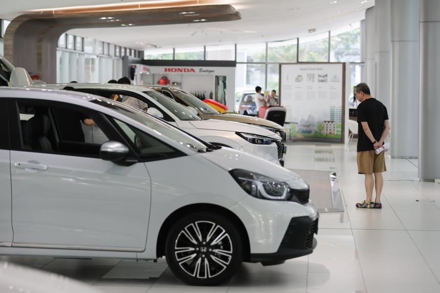 COE prices end mixed, with premium for larger cars down 1.4% to ...